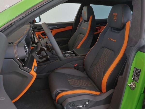 Zaļš Lamborghini Urus 2024 Tallina, ar dzinēja tilpumu 4.00 L un nobraukumu 0 tūkst. km par 305000 €, foto 9 vietnē AUTOMOTO.COM.LV