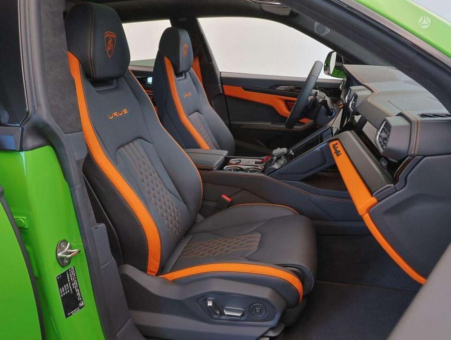 Zaļš Lamborghini Urus 2024 Tallina, ar dzinēja tilpumu 4.00 L un nobraukumu 0 tūkst. km par 305000 €, foto 14 vietnē AUTOMOTO.COM.LV