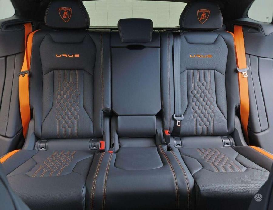Zaļš Lamborghini Urus 2024 Tallina, ar dzinēja tilpumu 4.00 L un nobraukumu 0 tūkst. km par 305000 €, foto 15 vietnē AUTOMOTO.COM.LV