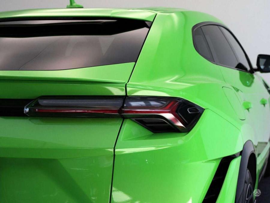 Zaļš Lamborghini Urus 2024 Tallina, ar dzinēja tilpumu 4.00 L un nobraukumu 0 tūkst. km par 305000 €, foto 20 vietnē AUTOMOTO.COM.LV