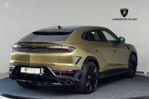 Zaļš Lamborghini Urus 2026 Tallina, ar dzinēja tilpumu 4.00 L un nobraukumu 0 tūkst. km par 366778 €, foto 3 vietnē AUTOMOTO.COM.LV