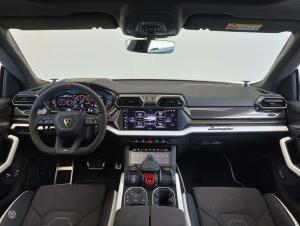 Zaļš Lamborghini Urus 2026 Tallina, ar dzinēja tilpumu 4.00 L un nobraukumu 0 tūkst. km par 366778 €, foto 6 vietnē AUTOMOTO.COM.LV