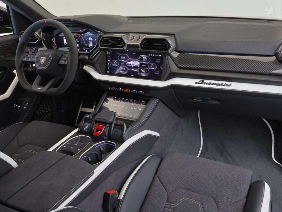 Zaļš Lamborghini Urus 2026 Tallina, ar dzinēja tilpumu 4.00 L un nobraukumu 0 tūkst. km par 366778 €, foto 13 vietnē AUTOMOTO.COM.LV
