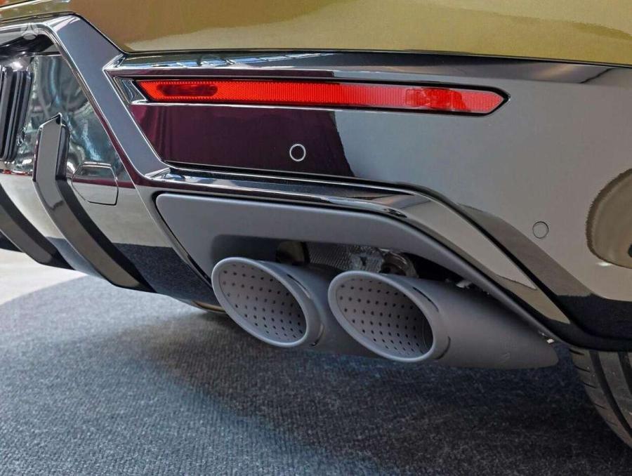 Zaļš Lamborghini Urus 2026 Tallina, ar dzinēja tilpumu 4.00 L un nobraukumu 0 tūkst. km par 366778 €, foto 19 vietnē AUTOMOTO.COM.LV