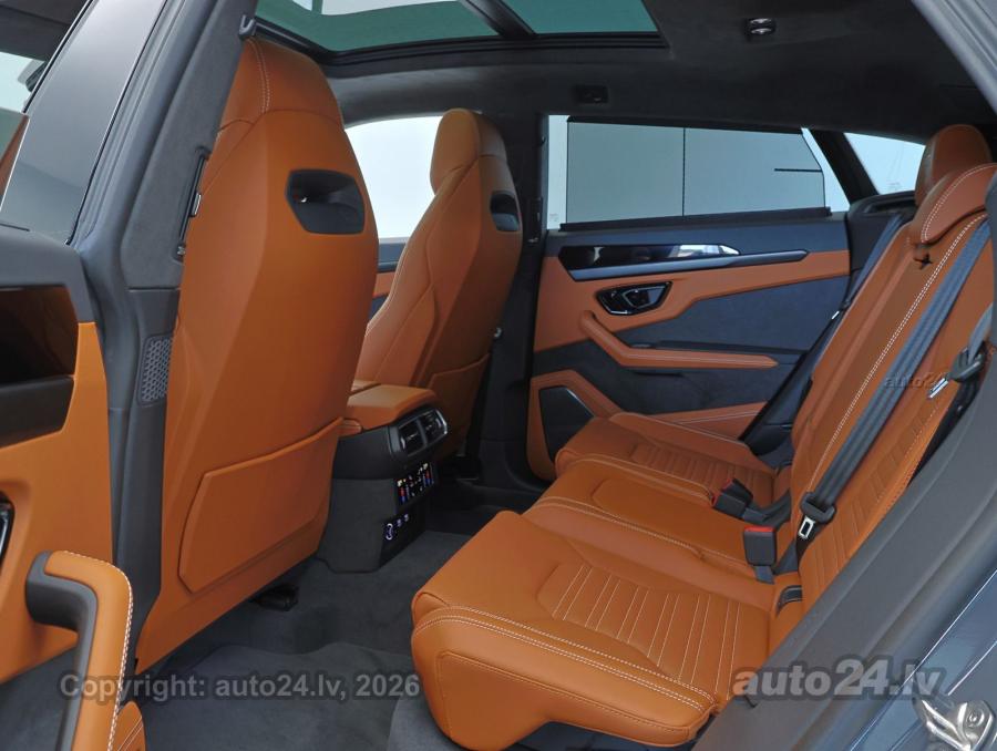 Grey Lamborghini Urus 2026 in Tallinn, with an engine capacity of 4.00 L and mileage of 0 thousand km for 345960 €, photo 9 on AUTOMOTO.COM.LV