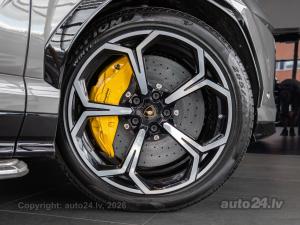 Grey Lamborghini Urus 2021 in Tallinn, with an engine capacity of 4.00 L and mileage of 24 thousand km for 244900 €, photo 5 on AUTOMOTO.COM.LV