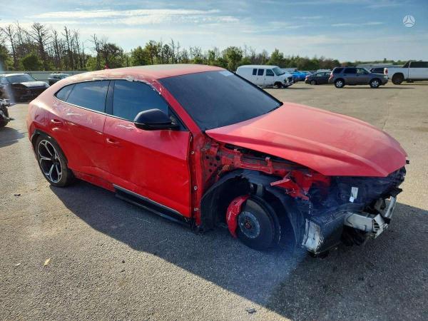Sarkans Lamborghini Urus 2019 Kauņa, ar dzinēja tilpumu 4.00 L un nobraukumu 55 tūkst. km par 94900 €, foto 5 vietnē AUTOMOTO.COM.LV