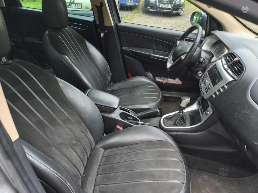 Grey Lancia Dedra 2009 in Sakiai, with an engine capacity of 2.00 L and mileage of 310 thousand km for 1500 €, photo 10 on AUTOMOTO.COM.LV