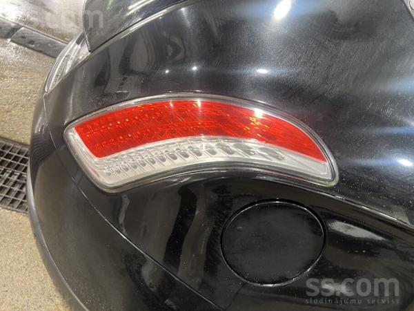 Black Lancia Delta 2010 in Riga, with an engine capacity of 1.90 L and mileage of 244 thousand km for 2900 €, photo 5 on AUTOMOTO.COM.LV
