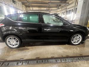 Black Lancia Delta 2010 in Riga, with an engine capacity of 1.90 L and mileage of 244 thousand km for 2900 €, photo 7 on AUTOMOTO.COM.LV