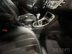 Black Lancia Delta 2010 in Riga, with an engine capacity of 1.90 L and mileage of 244 thousand km for 2900 €, photo 21 on AUTOMOTO.COM.LV