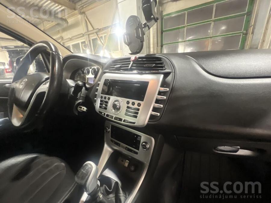 Black Lancia Delta 2010 in Riga, with an engine capacity of 1.90 L and mileage of 244 thousand km for 2900 €, photo 24 on AUTOMOTO.COM.LV