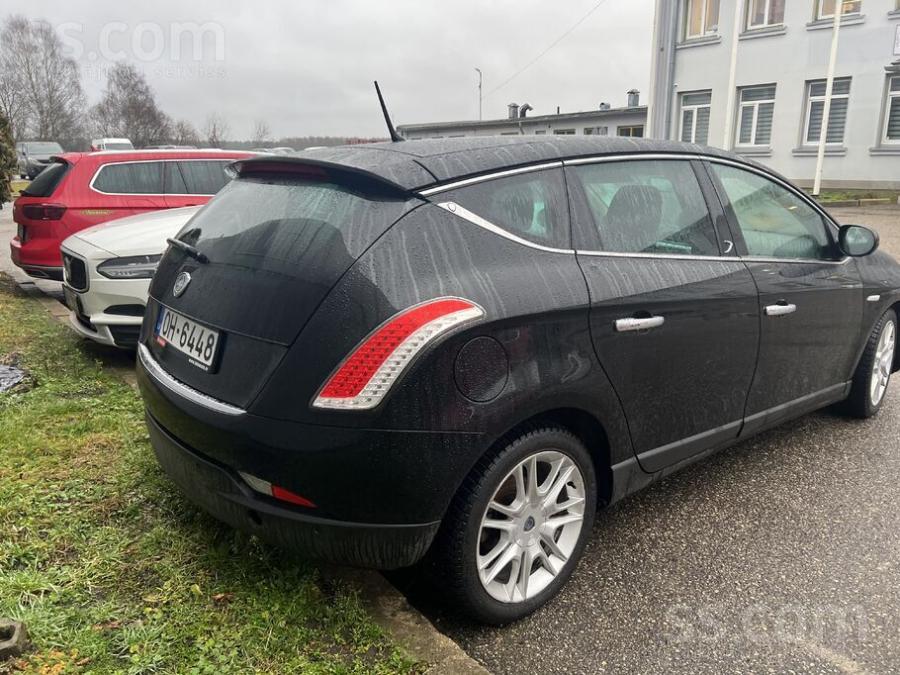 Melns Lancia Delta 2010 Rīga, ar dzinēja tilpumu 1.90 L un nobraukumu 244 tūkst. km par 2770 €, foto 7 vietnē AUTOMOTO.COM.LV