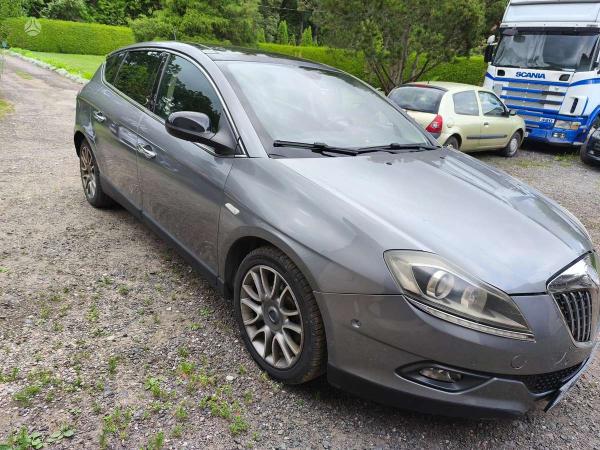Pelēks Lancia Delta 2009 Šakiai, ar dzinēja tilpumu 1.96 L un nobraukumu 310 tūkst. km par 1500 €, foto 2 vietnē AUTOMOTO.COM.LV