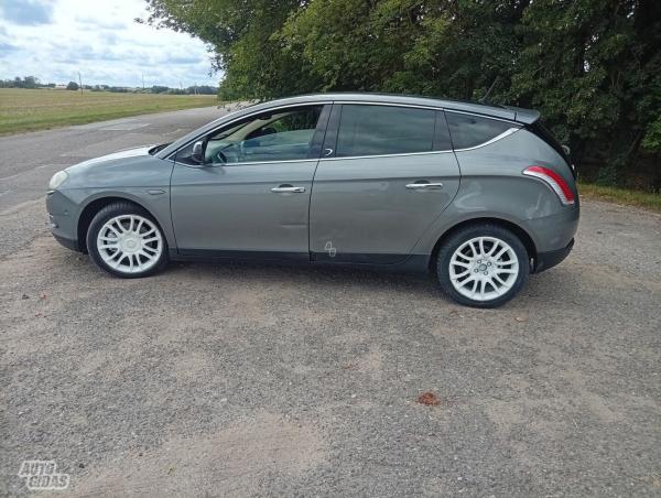 Pelēks Lancia Delta 2009 Vilkaviškis, ar dzinēja tilpumu 2.00 L un nobraukumu 314 tūkst. km par 1200 €, foto 8 vietnē AUTOMOTO.COM.LV