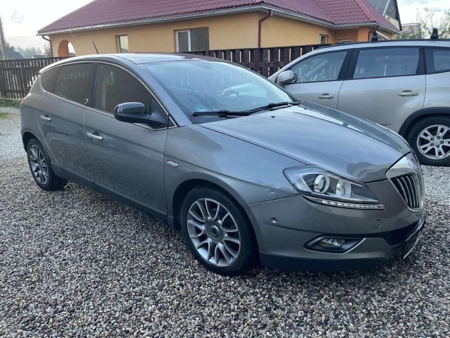 Grey Lancia Delta 2010 in Ukmerge, with an engine capacity of 1.60 L and mileage of 240 thousand km for 3450 €, photo 2 on AUTOMOTO.COM.LV