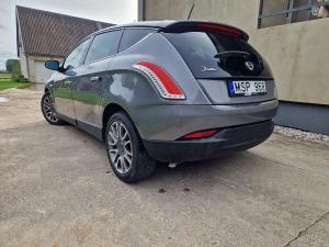 Grey Lancia Delta 2010 in Mazeikiai, with an engine capacity of 1.60 L and mileage of 218 thousand km for 2999 €, photo 4 on AUTOMOTO.COM.LV
