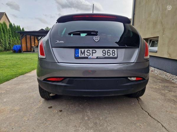Pelēks Lancia Delta 2010 Mažeikiai, ar dzinēja tilpumu 1.60 L un nobraukumu 218 tūkst. km par 2999 €, foto 5 vietnē AUTOMOTO.COM.LV