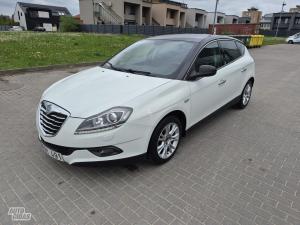 White Lancia Delta 2012 in Kaunas, with an engine capacity of 1.60 L and mileage of 217 thousand km for 1800 €, photo 3 on AUTOMOTO.COM.LV
