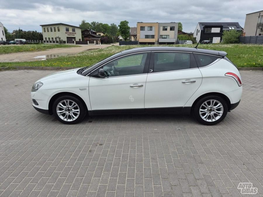 White Lancia Delta 2012 in Kaunas, with an engine capacity of 1.60 L and mileage of 217 thousand km for 1800 €, photo 8 on AUTOMOTO.COM.LV