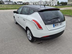White Lancia Delta 2012 in Kaunas, with an engine capacity of 1.60 L and mileage of 217 thousand km for 1800 €, photo 9 on AUTOMOTO.COM.LV