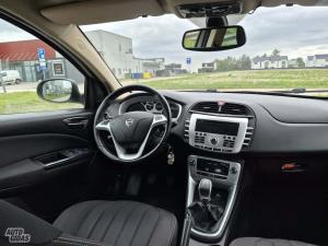 White Lancia Delta 2012 in Kaunas, with an engine capacity of 1.60 L and mileage of 217 thousand km for 1800 €, photo 14 on AUTOMOTO.COM.LV