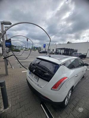 Balts Lancia Delta 2012 Kauņa, ar dzinēja tilpumu 1.60 L un nobraukumu 279 tūkst. km par 2650 €, foto 4 vietnē AUTOMOTO.COM.LV
