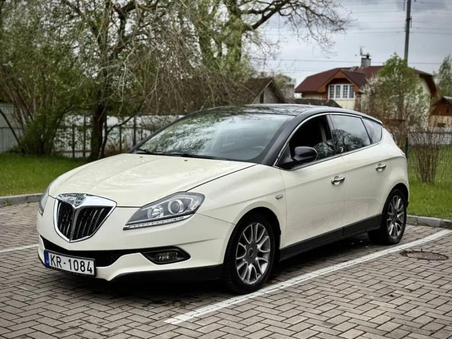 White Lancia Delta 2009 in Riga, with an engine capacity of 1.60 L and mileage of 216 thousand km for 3500 €, photo 6 on AUTOMOTO.COM.LV