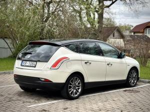 White Lancia Delta 2009 in Riga, with an engine capacity of 1.60 L and mileage of 216 thousand km for 3500 €, photo 10 on AUTOMOTO.COM.LV