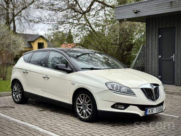 White Lancia Delta 2009 in Riga, with an engine capacity of 1.60 L and mileage of 216 thousand km for 3200 €, photo 3 on AUTOMOTO.COM.LV