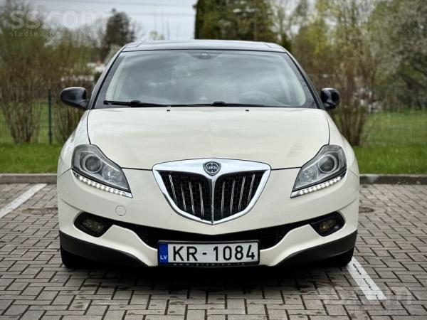 White Lancia Delta 2009 in Riga, with an engine capacity of 1.60 L and mileage of 216 thousand km for 3200 €, photo 4 on AUTOMOTO.COM.LV