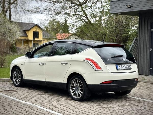 White Lancia Delta 2009 in Riga, with an engine capacity of 1.60 L and mileage of 216 thousand km for 3200 €, photo 8 on AUTOMOTO.COM.LV