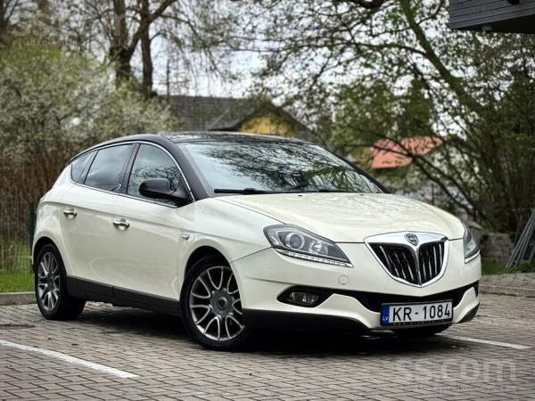 White Lancia Delta 2009 in Riga, with an engine capacity of 1.60 L and mileage of 216 thousand km for 3200 €, photo 3 on AUTOMOTO.COM.LV