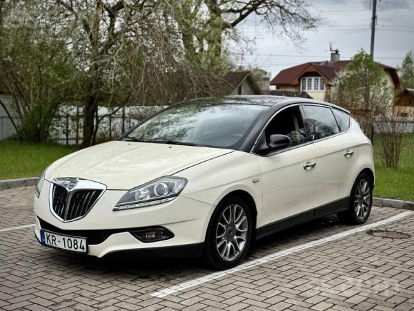 White Lancia Delta 2009 in Riga, with an engine capacity of 1.60 L and mileage of 216 thousand km for 3200 €, photo 6 on AUTOMOTO.COM.LV
