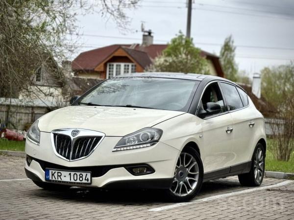 White Lancia Delta 2009 in Riga, with an engine capacity of 1.60 L and mileage of 216 thousand km for 3200 €, photo 7 on AUTOMOTO.COM.LV