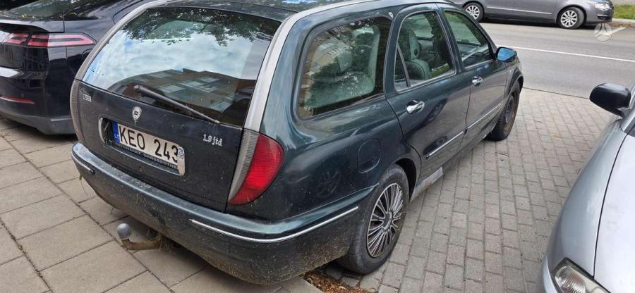 Green Lancia Lybra 2002 in Vilnius, with an engine capacity of 1.90 L and mileage of 295 thousand km for 350 €, photo 6 on AUTOMOTO.COM.LV