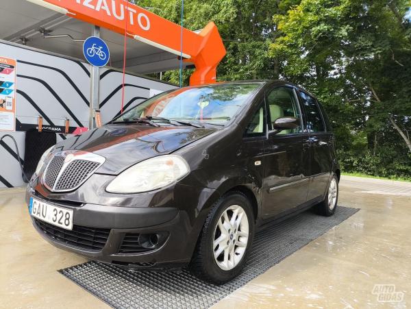 Brown Lancia Musa 2006 in Vilnius, with an engine capacity of 1.30 L and mileage of 254 thousand km for 1100 €, photo 2 on AUTOMOTO.COM.LV