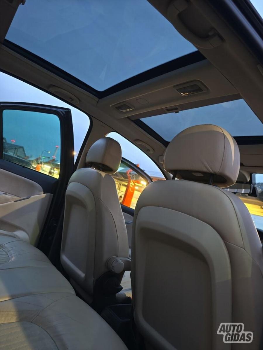 Lancia Musa 2005 Viļņa, ar dzinēja tilpumu 1.90 L un nobraukumu 259 tūkst. km par 700 €, foto 12 vietnē AUTOMOTO.COM.LV