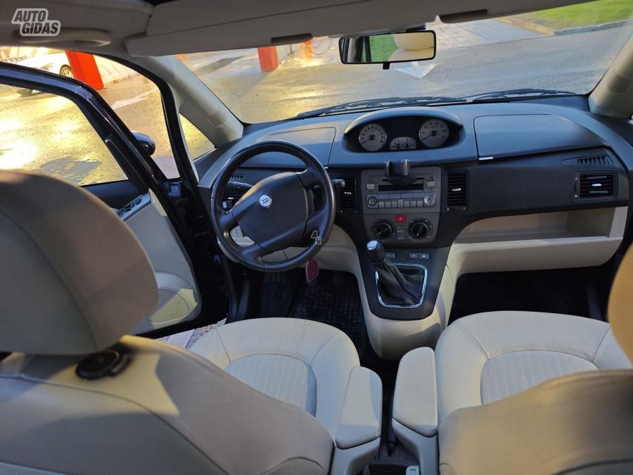 Lancia Musa 2005 Viļņa, ar dzinēja tilpumu 1.90 L un nobraukumu 259 tūkst. km par 700 €, foto 13 vietnē AUTOMOTO.COM.LV
