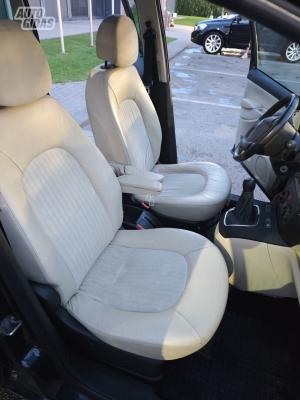 Lancia Musa 2005 Viļņa, ar dzinēja tilpumu 1.90 L un nobraukumu 259 tūkst. km par 700 €, foto 14 vietnē AUTOMOTO.COM.LV