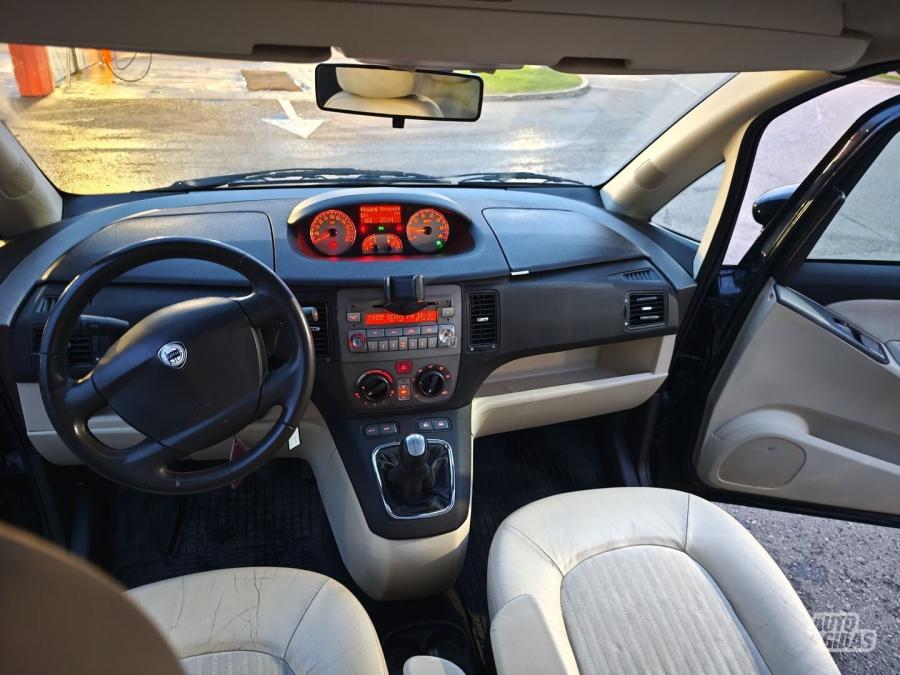 Lancia Musa 2005 Viļņa, ar dzinēja tilpumu 1.90 L un nobraukumu 259 tūkst. km par 700 €, foto 16 vietnē AUTOMOTO.COM.LV