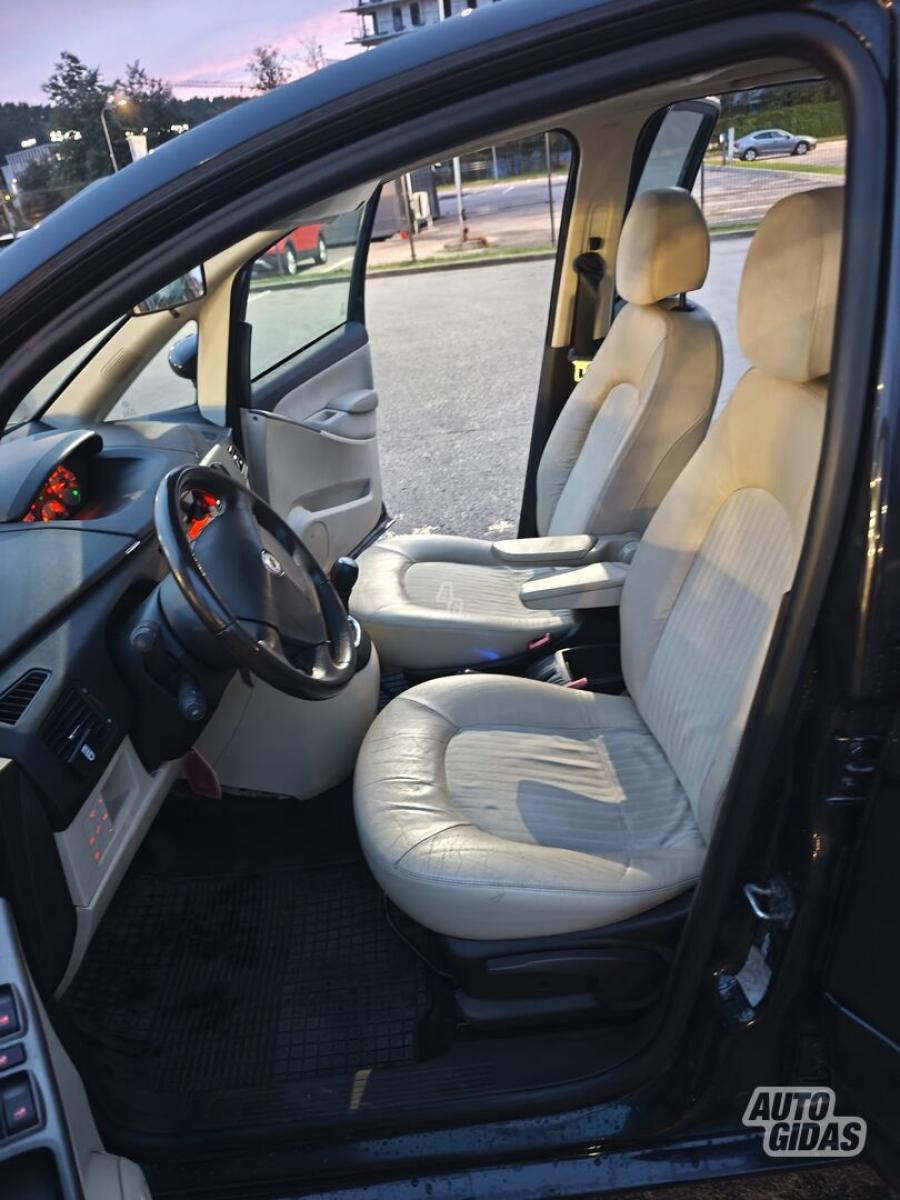 Lancia Musa 2005 Viļņa, ar dzinēja tilpumu 1.90 L un nobraukumu 259 tūkst. km par 700 €, foto 22 vietnē AUTOMOTO.COM.LV