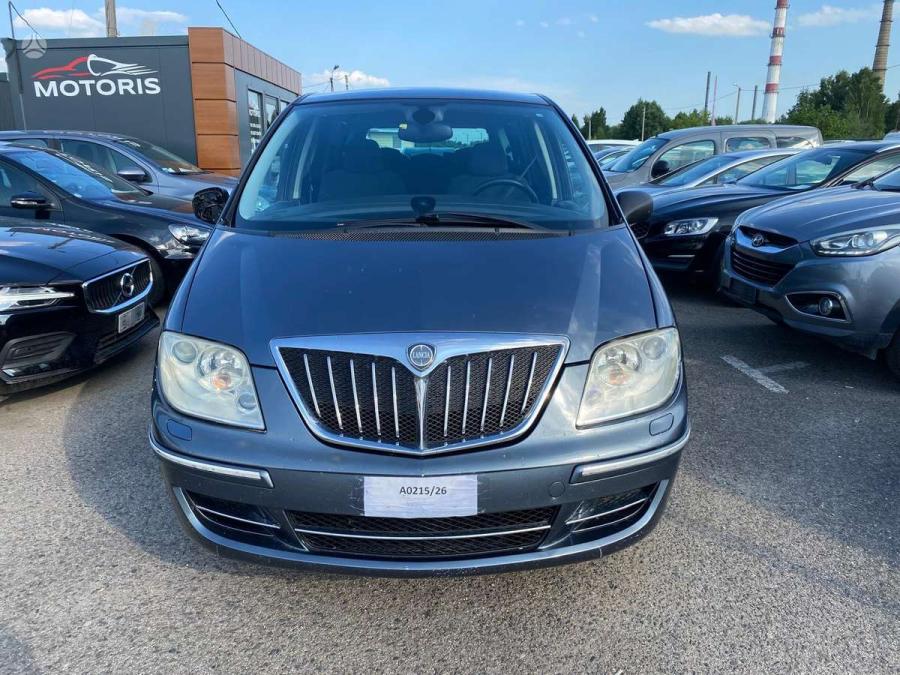 Blue Lancia Phedra 2009 in Panevezys, with an engine capacity of 2.18 L and mileage of 262 thousand km for 2800 €, photo 3 on AUTOMOTO.COM.LV