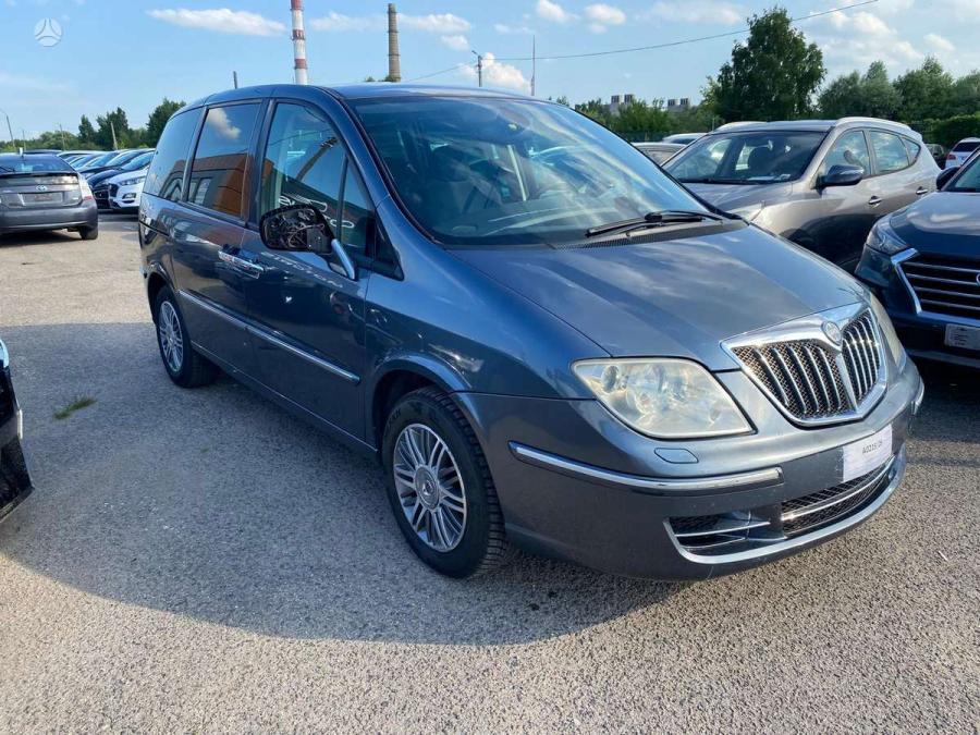 Blue Lancia Phedra 2009 in Panevezys, with an engine capacity of 2.18 L and mileage of 262 thousand km for 2800 €, photo 4 on AUTOMOTO.COM.LV