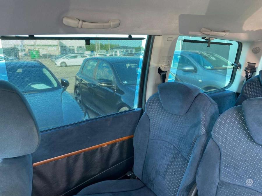Blue Lancia Phedra 2009 in Panevezys, with an engine capacity of 2.18 L and mileage of 262 thousand km for 2800 €, photo 12 on AUTOMOTO.COM.LV