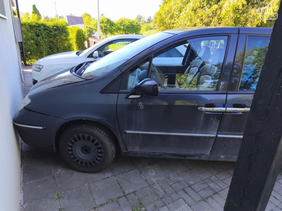 Lancia Phedra 2004 in Siauliai, with an engine capacity of 2.10 L and mileage of 417 thousand km for 500 €, photo 6 on AUTOMOTO.COM.LV
