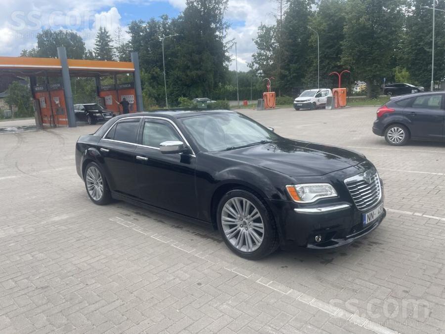 Melns Lancia Thema 2011 Jelgava, ar dzinēja tilpumu 3.00 L un nobraukumu 388 tūkst. km par 6000 €, foto 3 vietnē AUTOMOTO.COM.LV