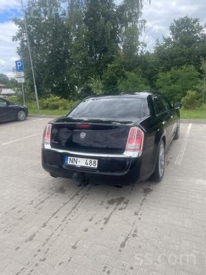 Melns Lancia Thema 2011 Jelgava, ar dzinēja tilpumu 3.00 L un nobraukumu 388 tūkst. km par 6000 €, foto 5 vietnē AUTOMOTO.COM.LV