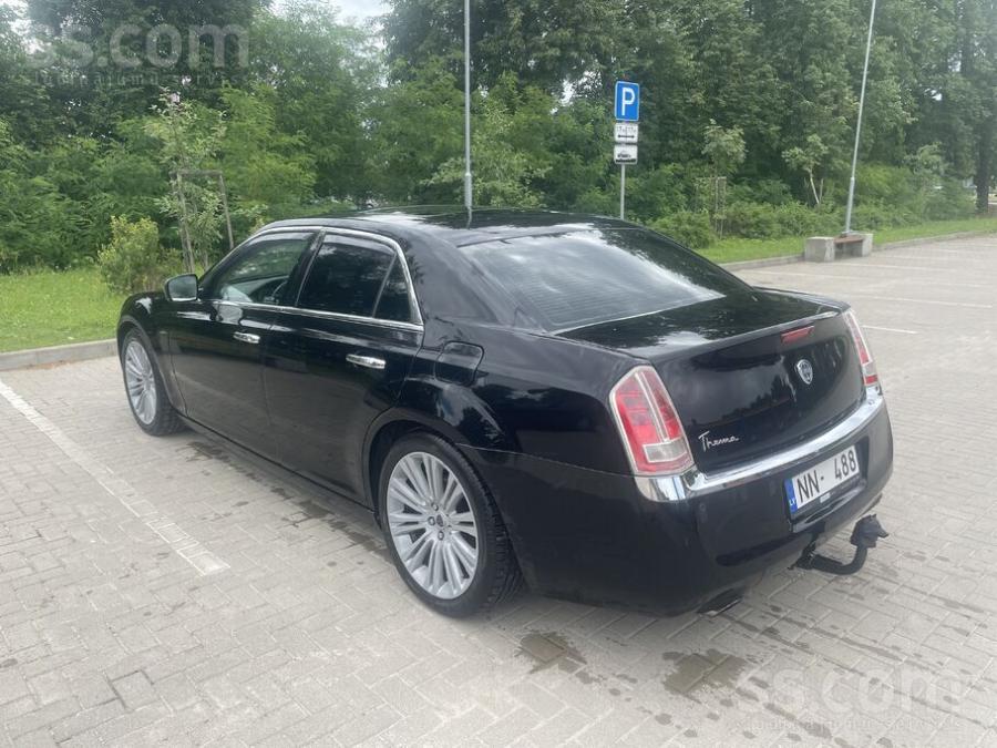 Melns Lancia Thema 2011 Jelgava, ar dzinēja tilpumu 3.00 L un nobraukumu 388 tūkst. km par 6000 €, foto 7 vietnē AUTOMOTO.COM.LV