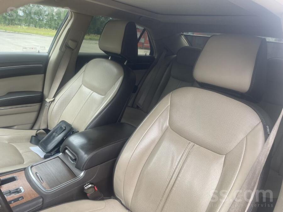 Melns Lancia Thema 2011 Jelgava, ar dzinēja tilpumu 3.00 L un nobraukumu 388 tūkst. km par 6000 €, foto 8 vietnē AUTOMOTO.COM.LV